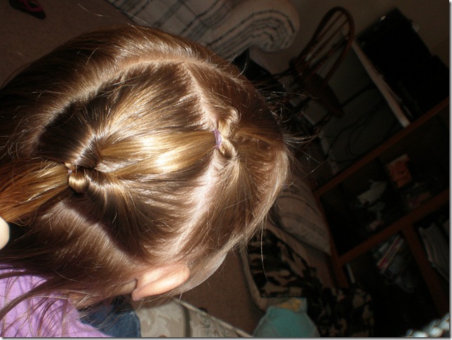 Houseful of Handmade: Topsy Turvy Pony Tails